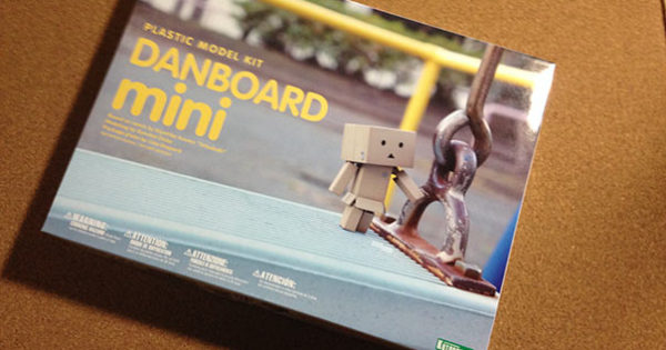 作った!「DANBOARD mini PLASTIC MODEL KIT」はいろいろポーズできるね!